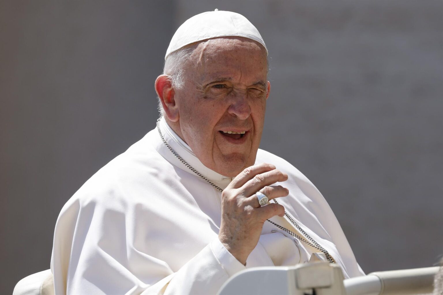 El papa envía mensaje a la reina Isabel II en el día de su Jubileo